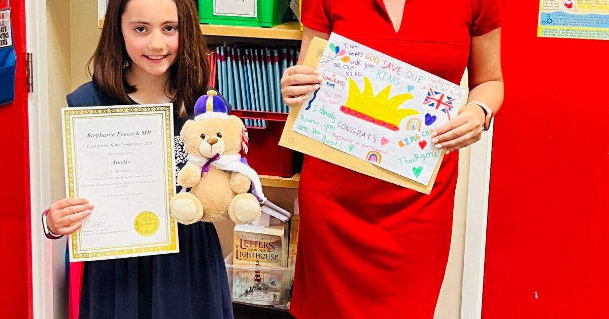 Stephanie Presents Prize for her Card for the King Competition ...