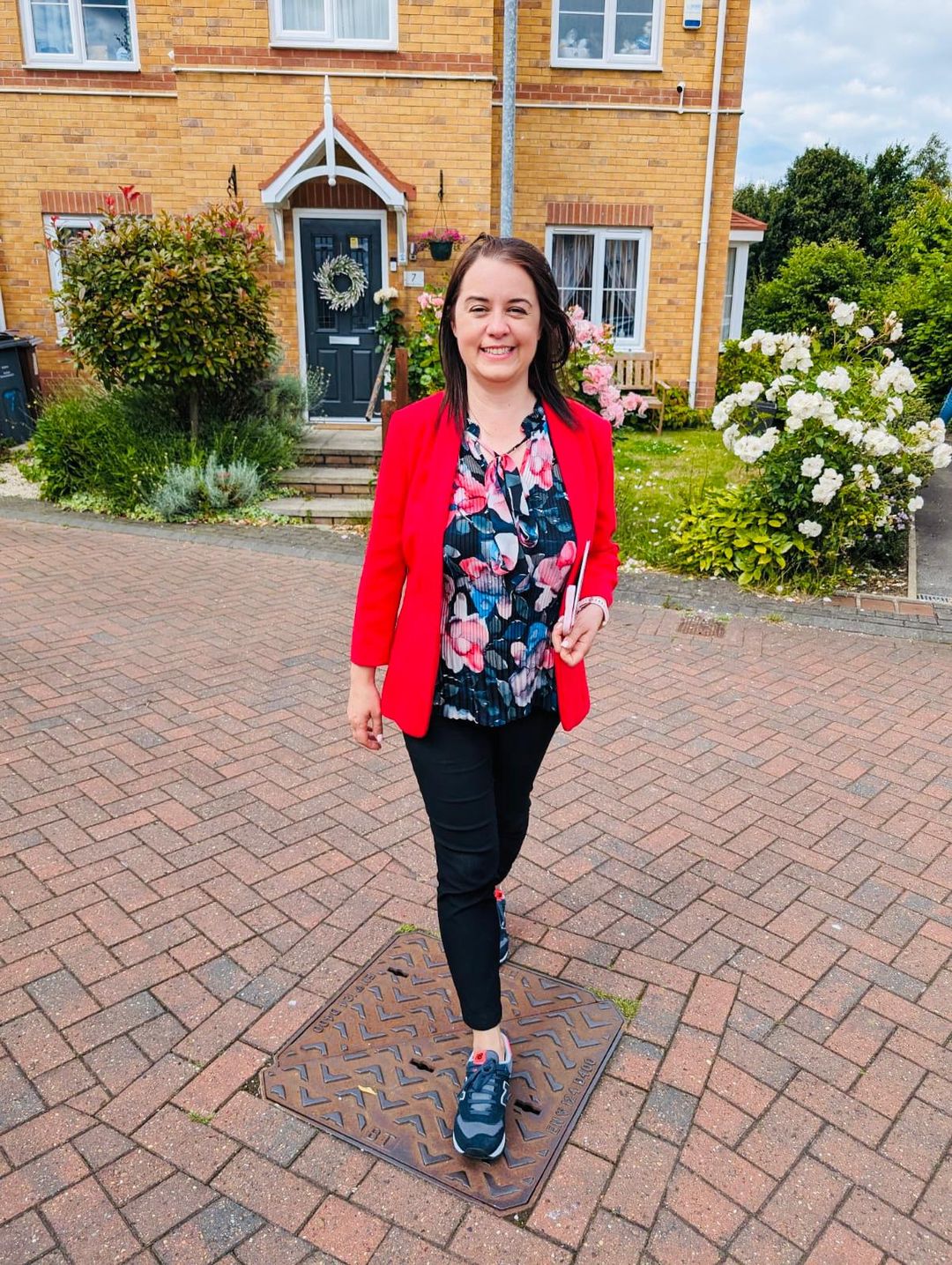 Stephanie Campaigns in Goldthorpe - Stephanie Peacock - Stephanie Peacock